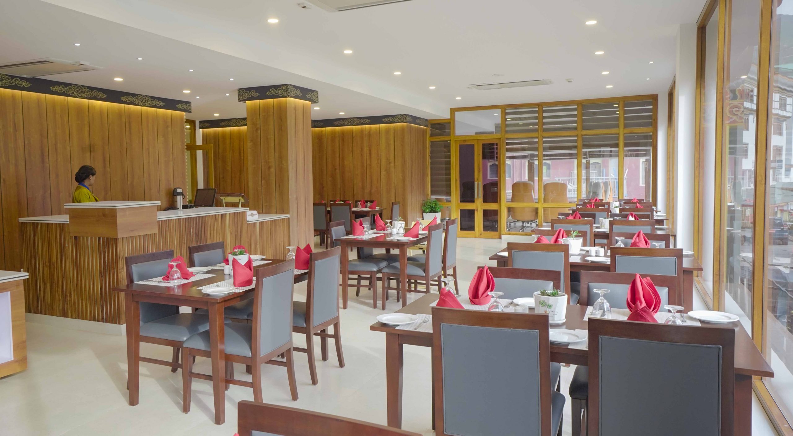 7th Restaurant – Seven Suites