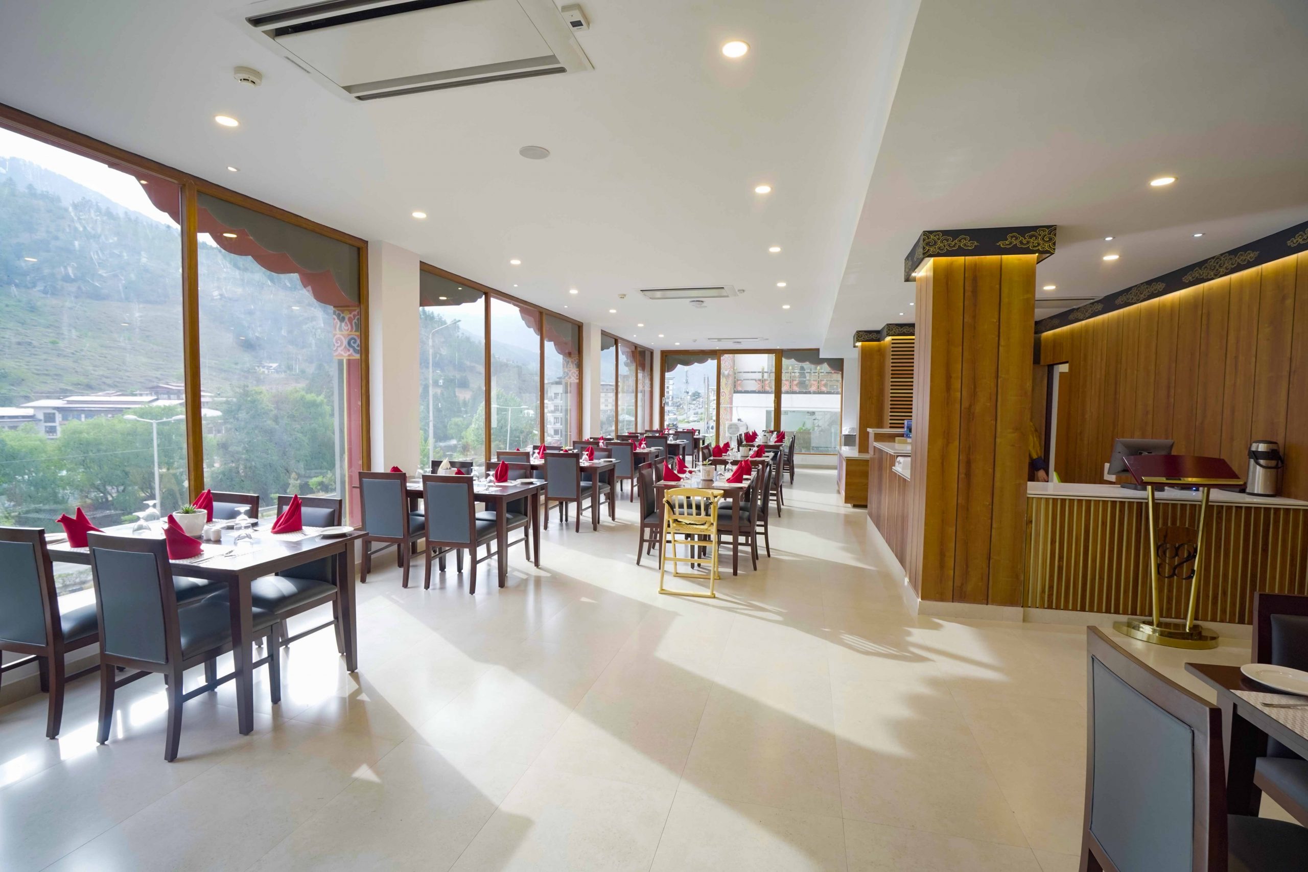 7th Restaurant – Seven Suites